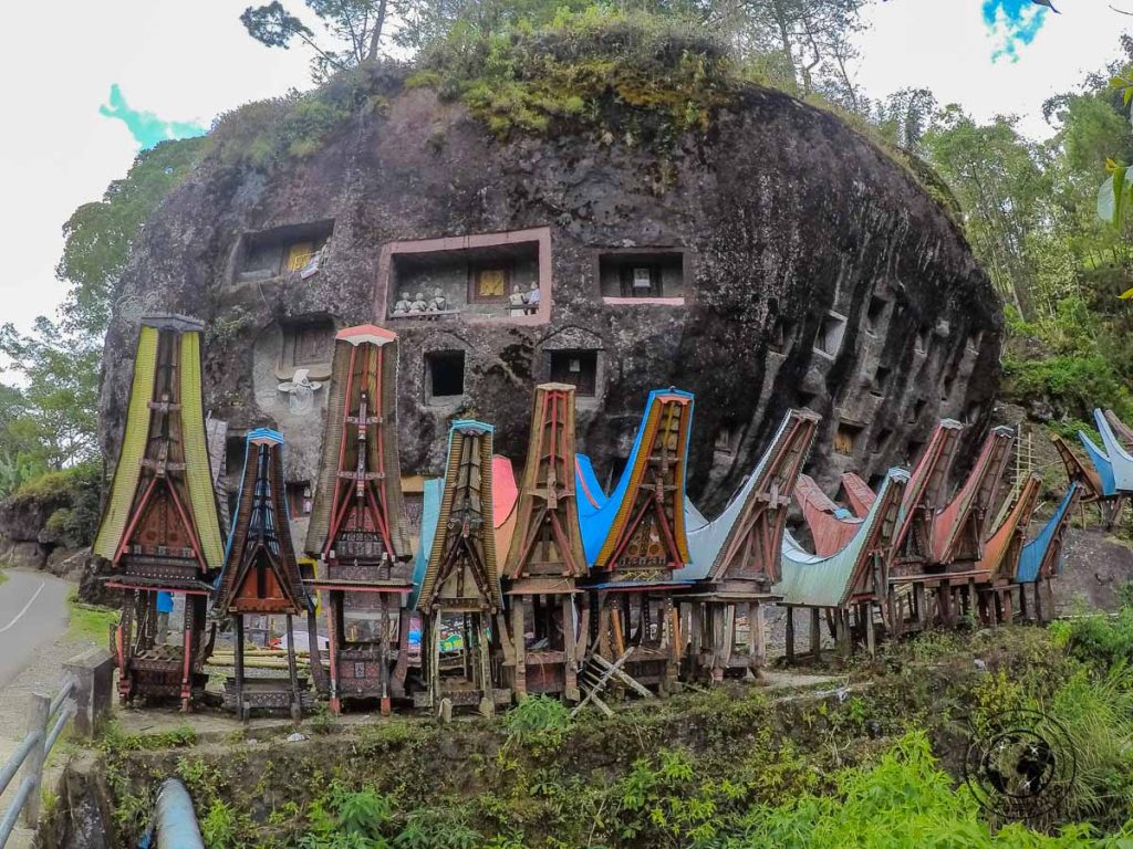 Cheeky Passports Tana Toraja Indonesia - Living Among the Dead - Visit ...